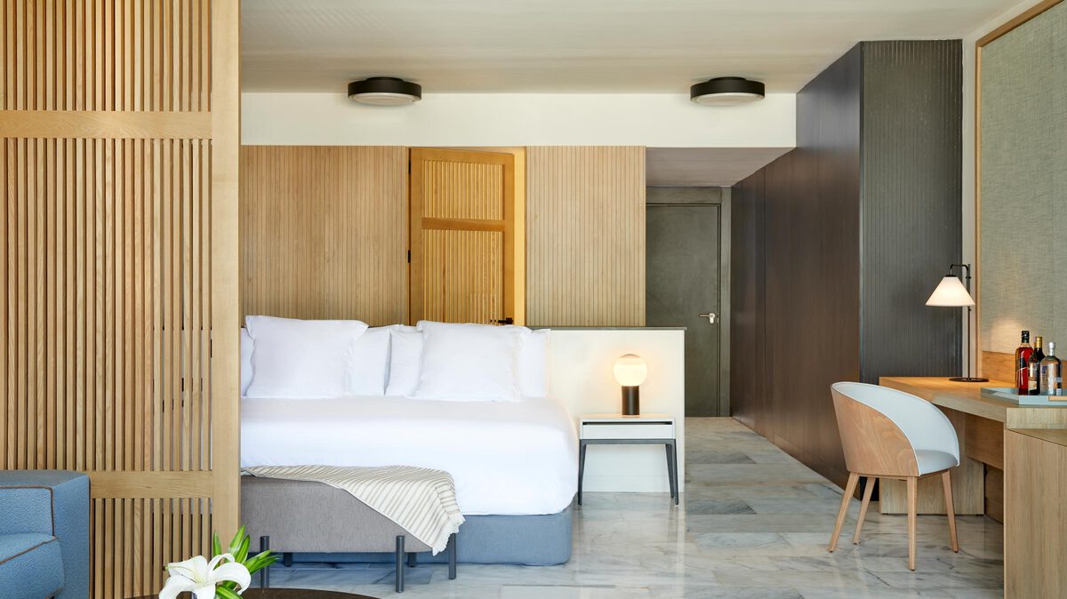 Beachfront Honeymoon Two-Story Rooftop Terrace Suite with Plunge Pool ...