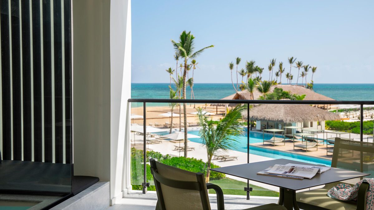 Two-Story Rooftop Terrace Suite with Plunge Pool Ocean View ...